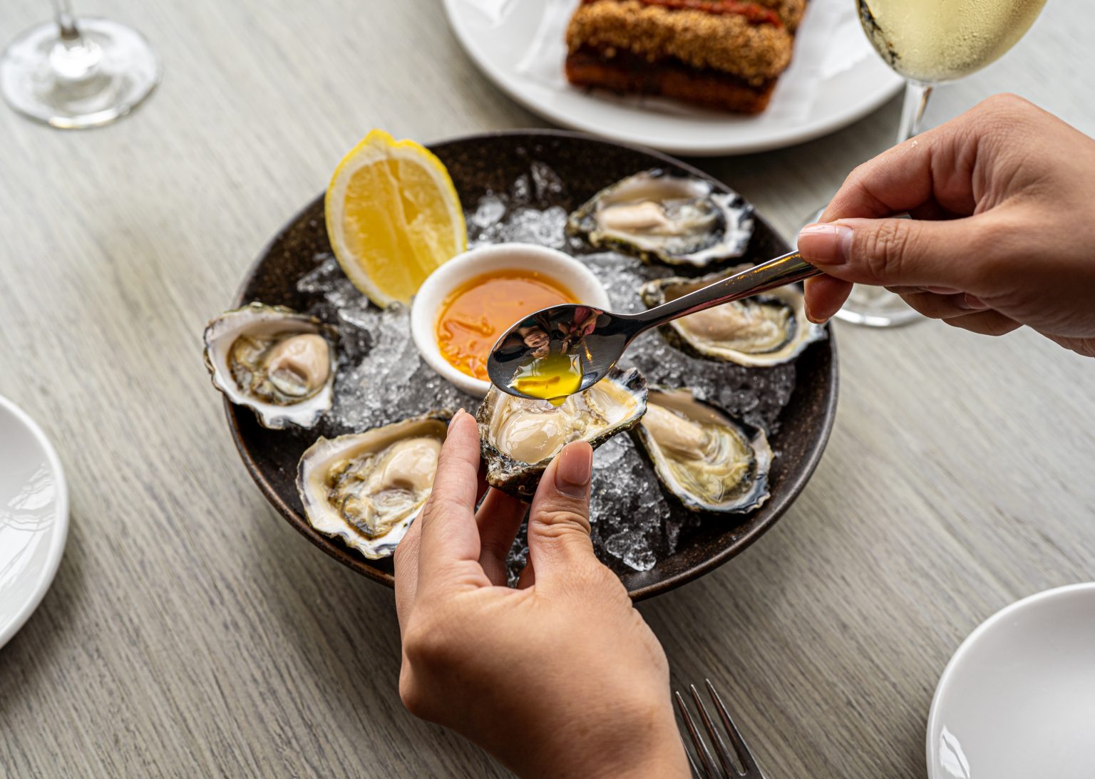 How To Serve And Eat Raw Oysters At Home The Star Moments